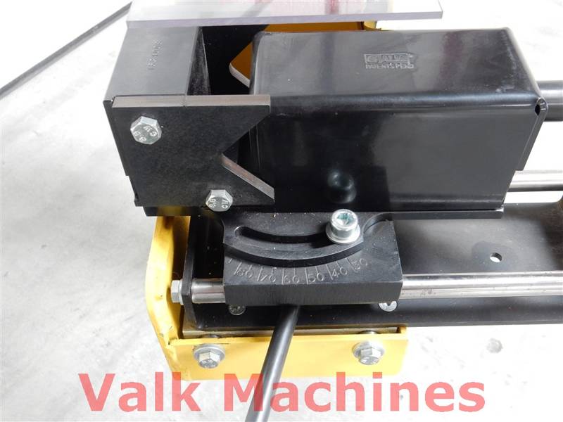 Angeboten: Gebrauchte Rohrausschleifer Almi AL100U-02