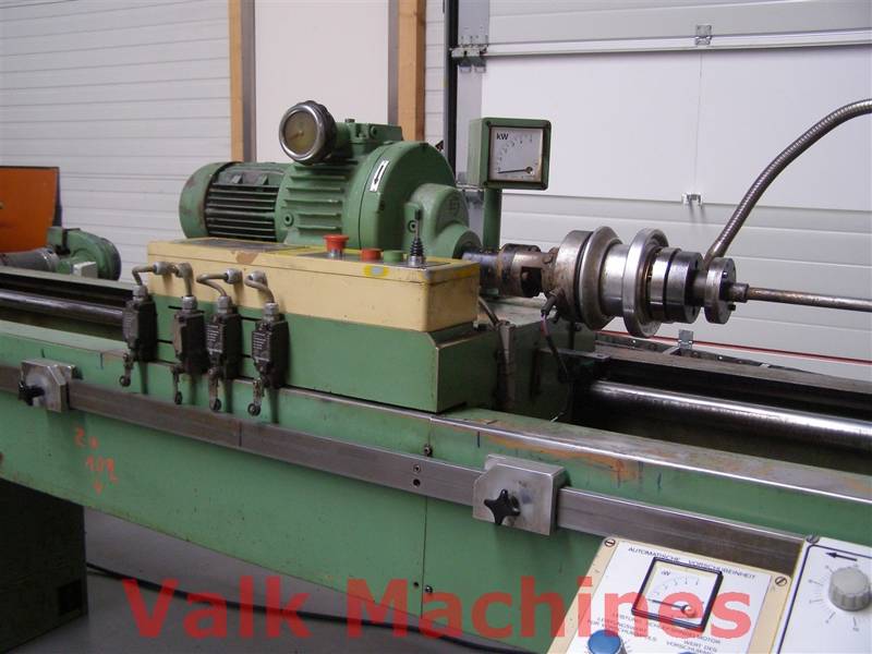 Angeboten: Gebrauchte Horizontale Honmaschine SMB HE320-25