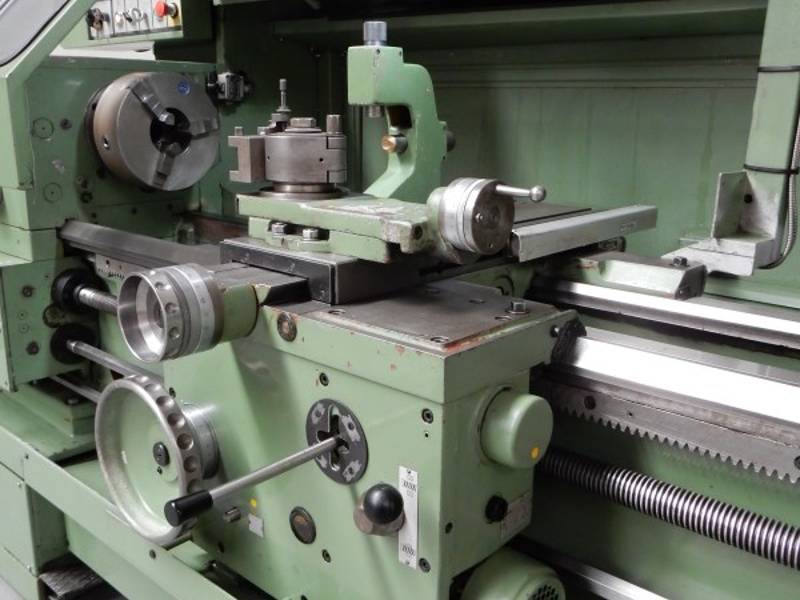 Gebrauchte Drehmaschine Tos SUI40 x 2000 mm angeboten - Valk Machines BV